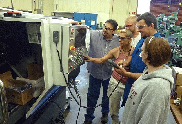 LWIT Machining Technology program receives $400,000 in new machines ...